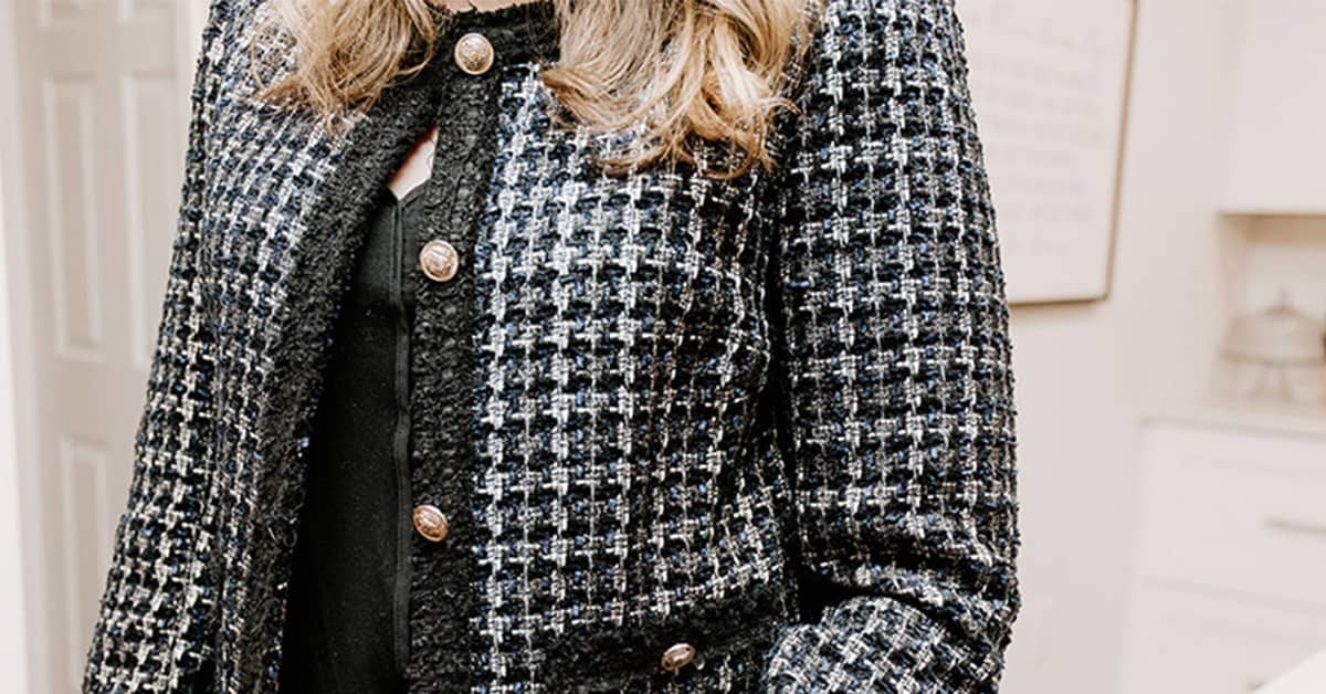 How to Dress Off a Column of Color