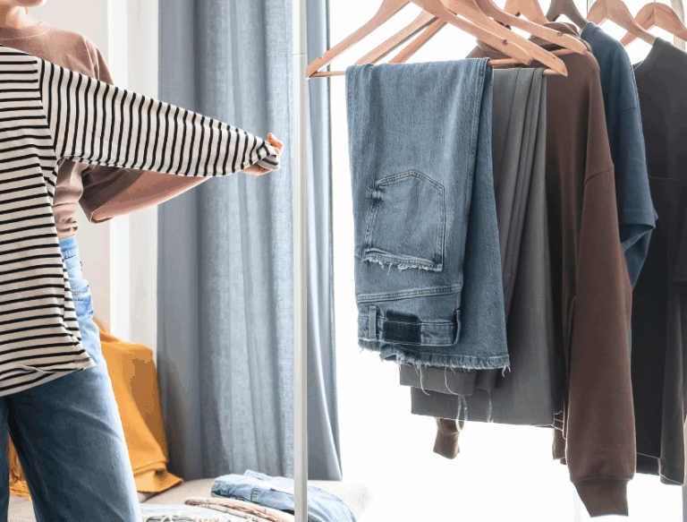 Wardrobe Decluttering Checklist 2025: Closet Clean Out Guide