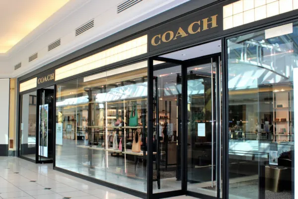 Outfit Formula: The Navy Blazer